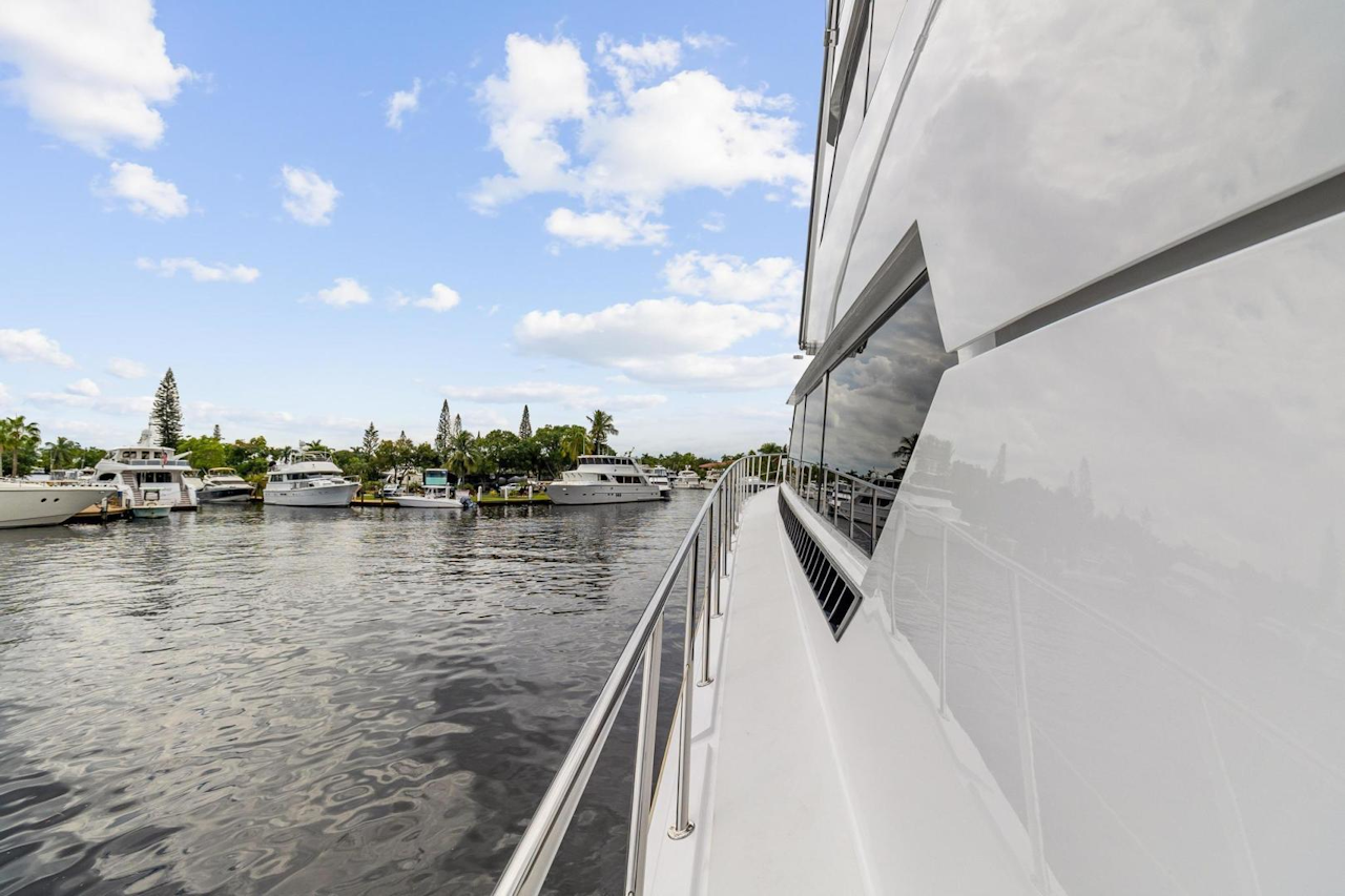 Used Hatteras 82' 82 Convertible For Sale In Florida | BELLISSIMA ...